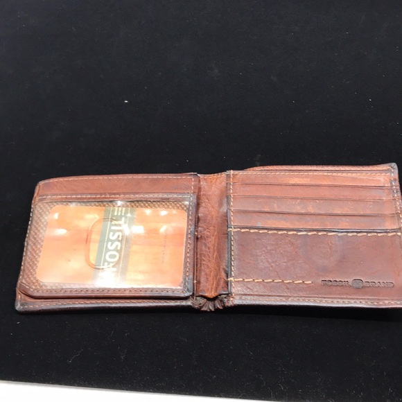 Fossil | Bags | Fossil Mens Trifold Leather Wallet | Poshmark